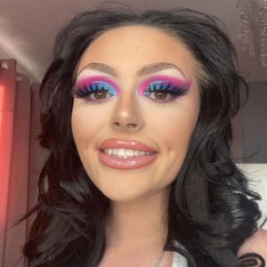 Antonia Graham's Instagram, Twitter & Facebook on IDCrawl